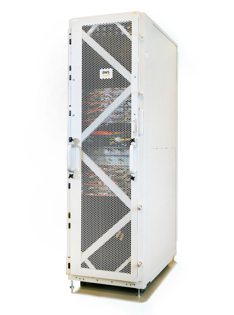 Hybrid Cloud Data Pipelines with WekaFS™ on AWS Outposts® | WEKA